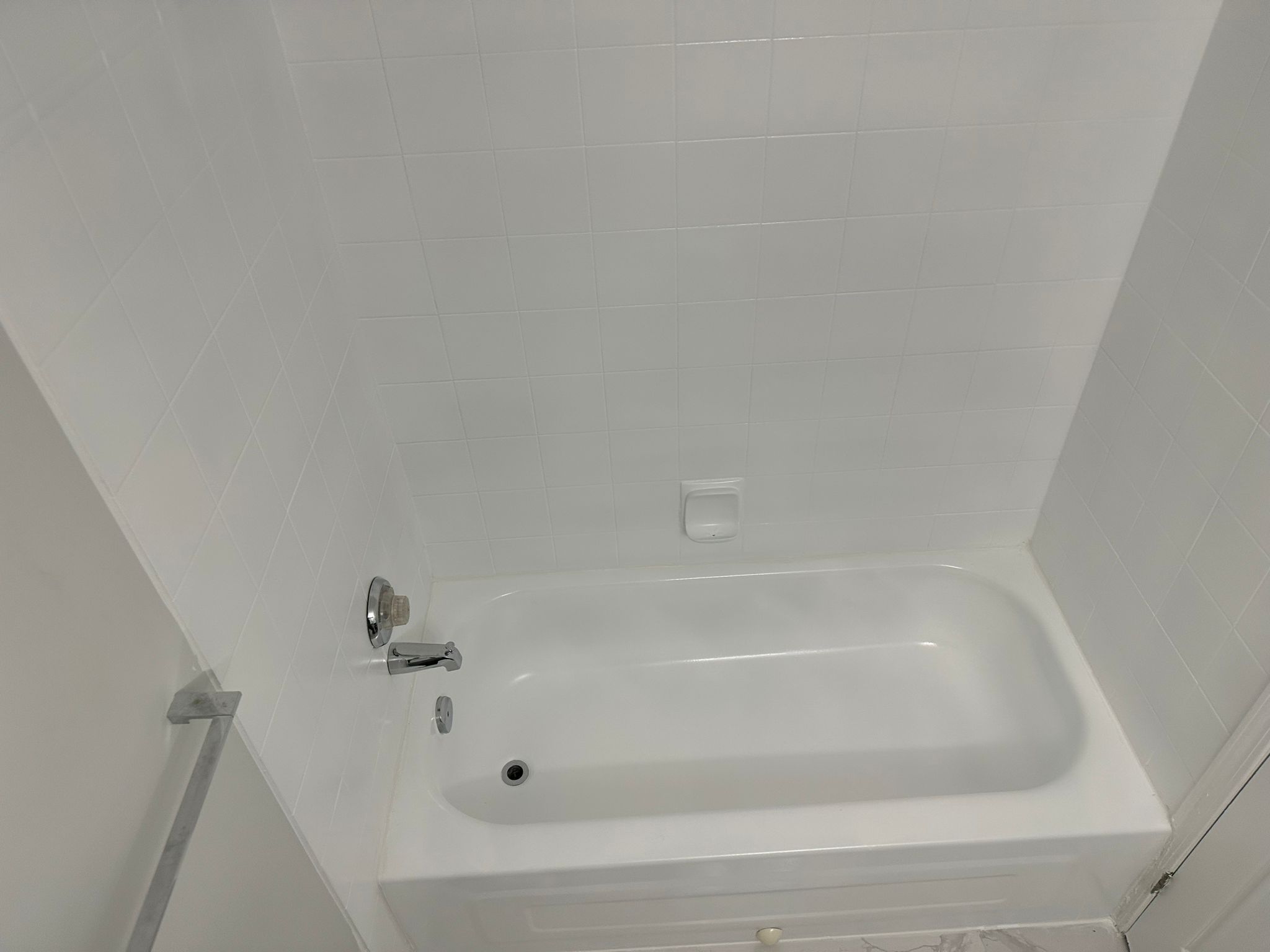 Homekit - 3 Aces Bathtub & Tiles